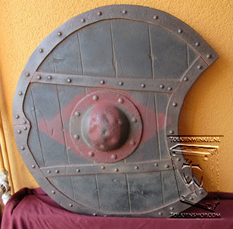Ork houten schild (halve maan met metalen knop)